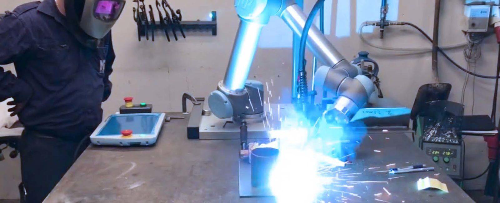 Robot soldador colaborativo - CADE Cobots